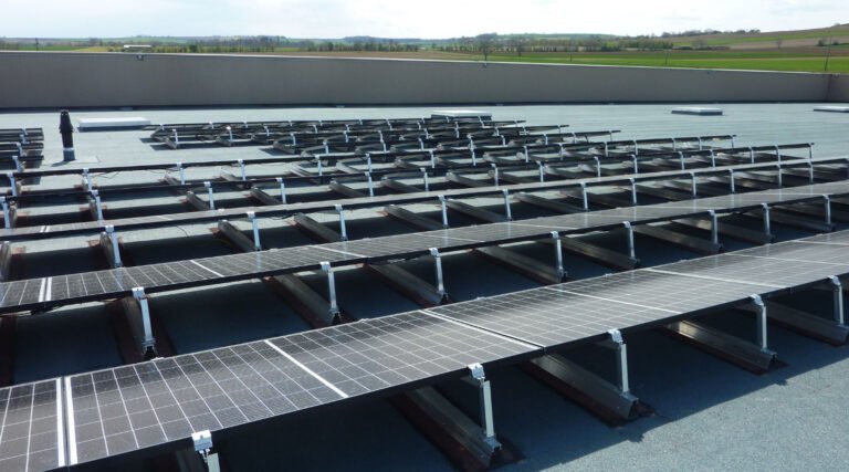 Solar Controller: Innovative Solutions - Elum Energy